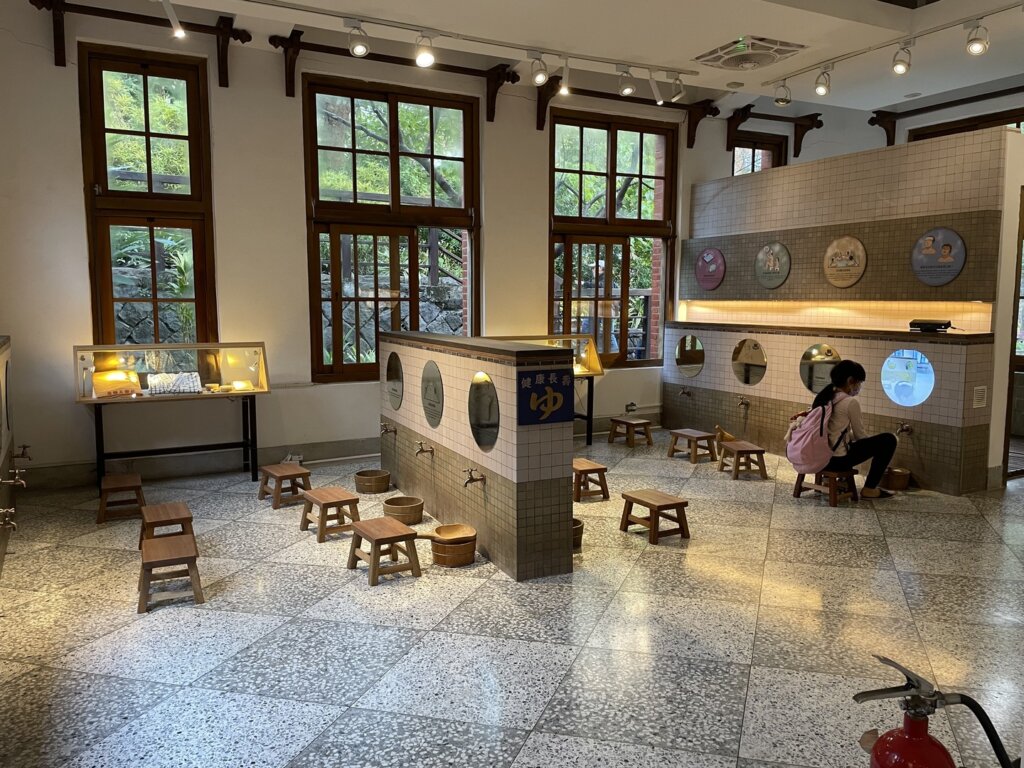 Go on a Beitou and Yangmingshan Day Tour | Edison Tours