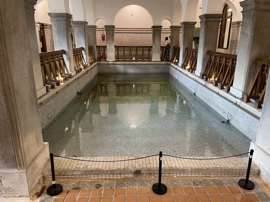 Go on a Beitou and Yangmingshan Day Tour | Edison Tours