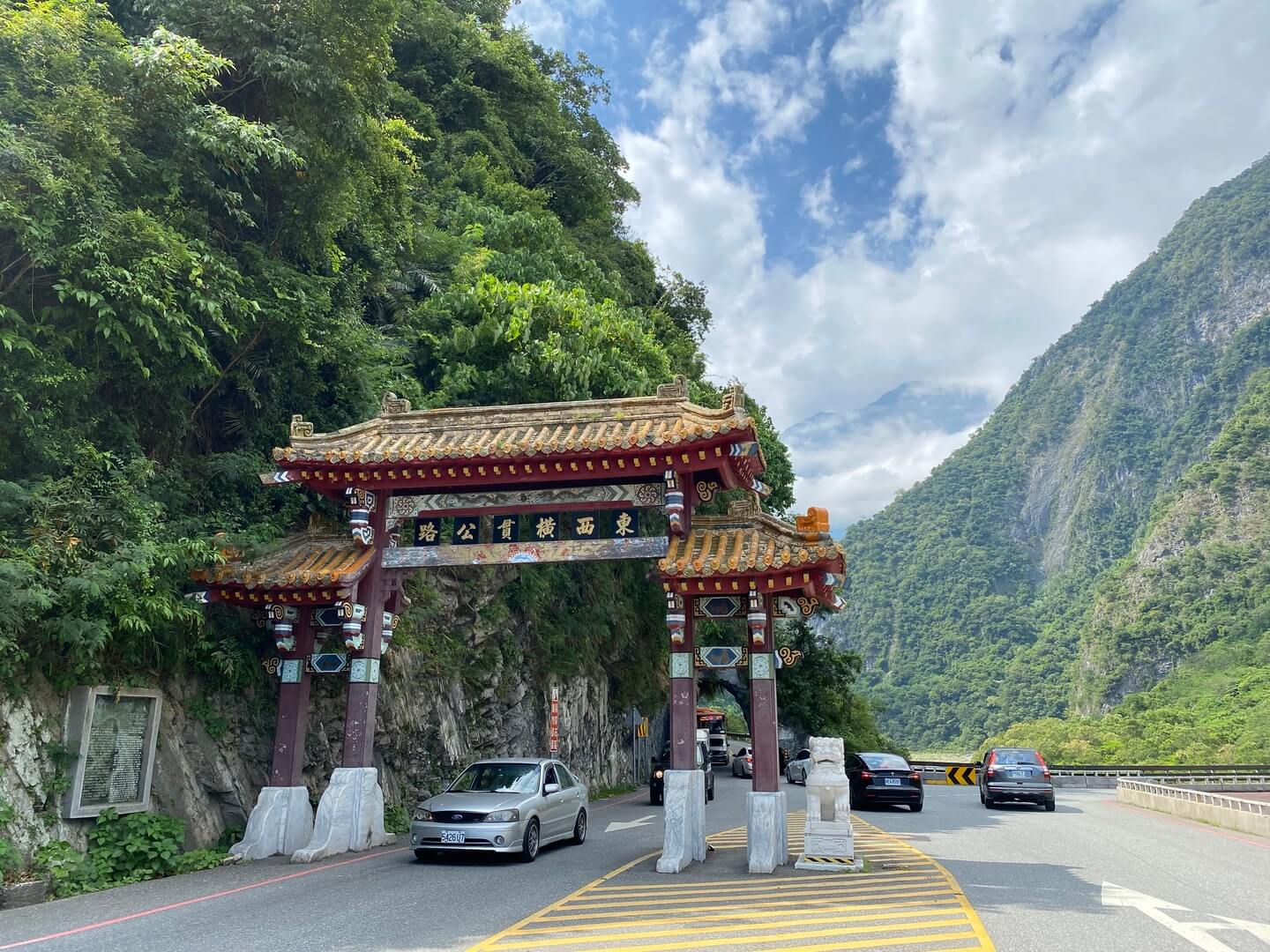 Indulge into the Natural Wonders of Taroko Gorge | Edison Tours